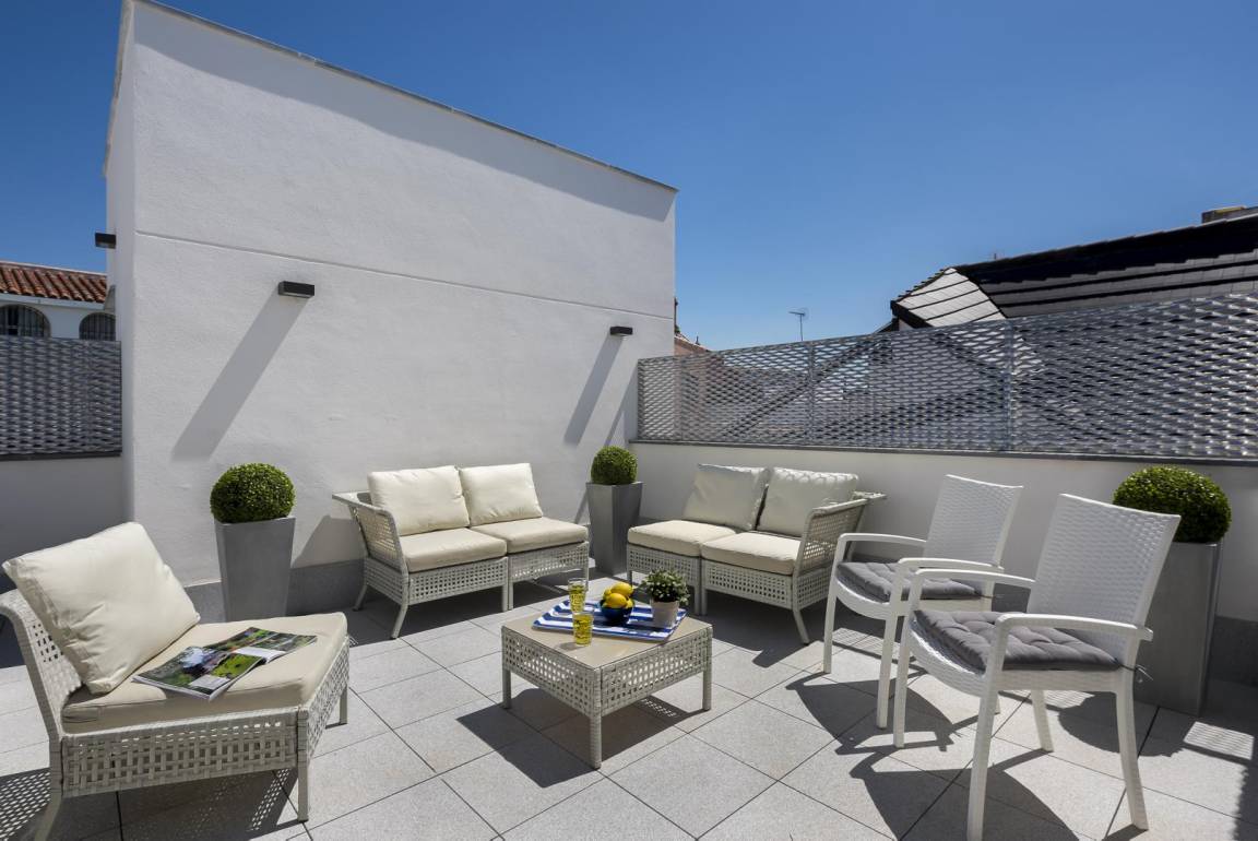 100 M² Apartment ∙ 2 Bedrooms ∙ 4 Guests - Seville, Spain