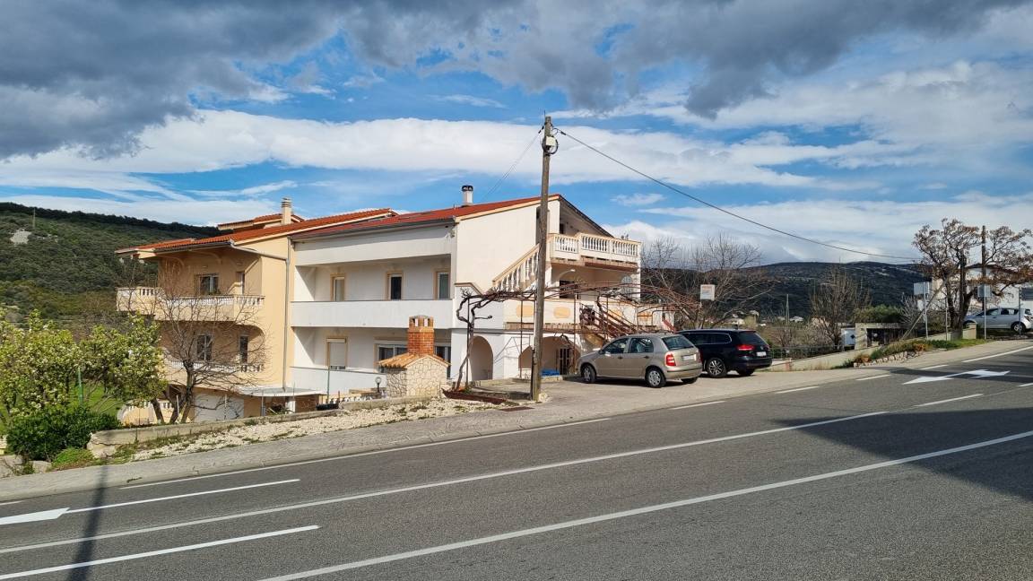 100 M² Apartament ∙ 3 Sypialnie ∙ 9 Gości - Lopar