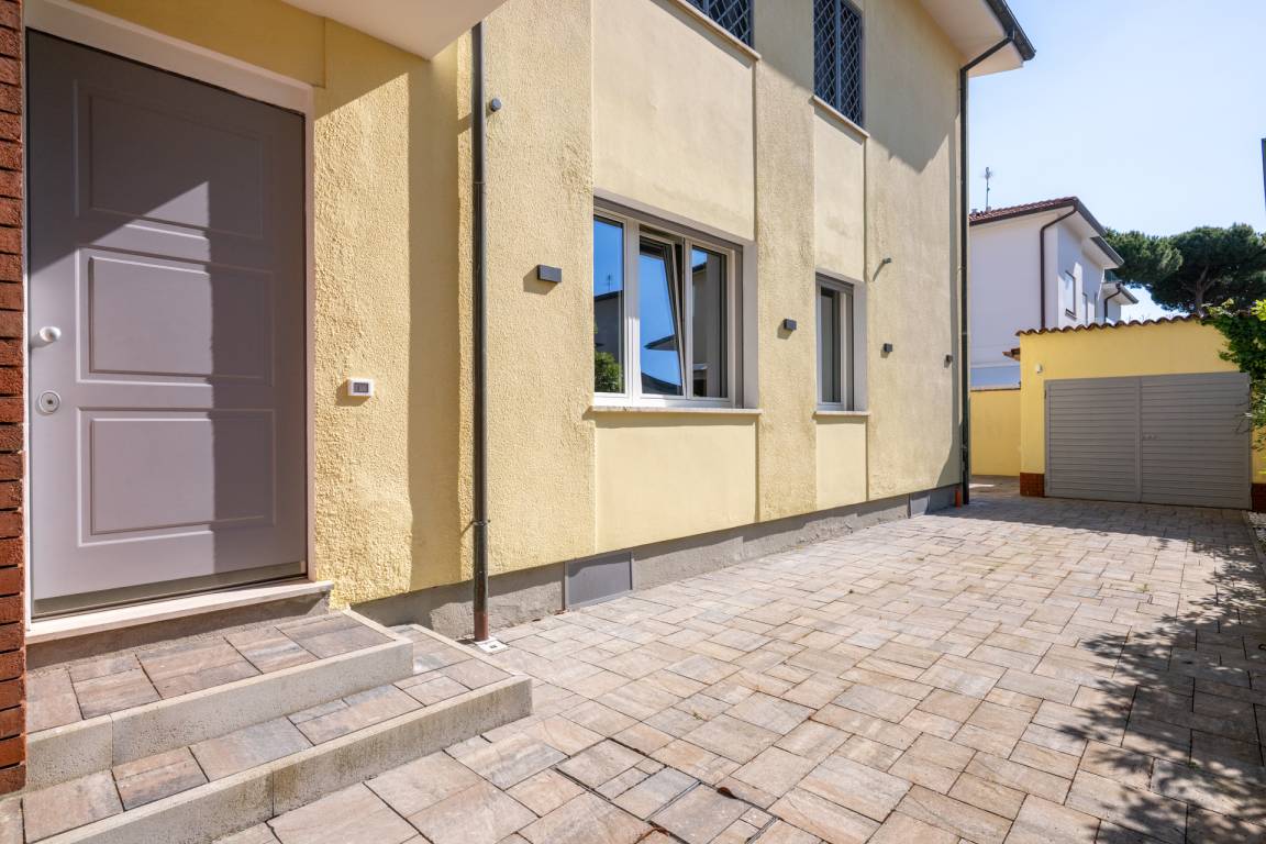 105 M² House ∙ 2 Bedrooms ∙ 6 Guests - Viareggio