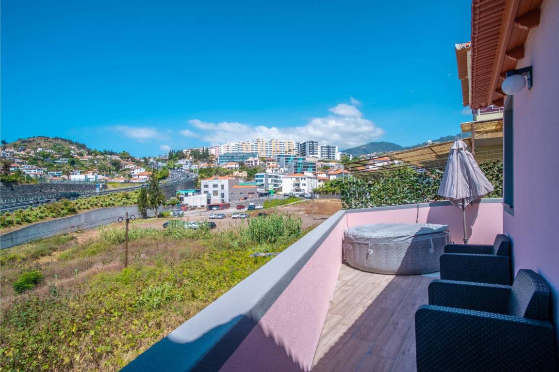 100 M² Apartment ∙ 2 Bedrooms ∙ 6 Guests - Funchal
