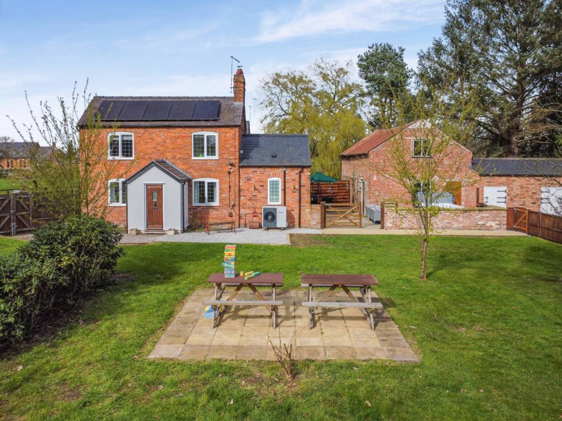 Cottage ∙ 4 Bedrooms ∙ 8 Guests - North Wales