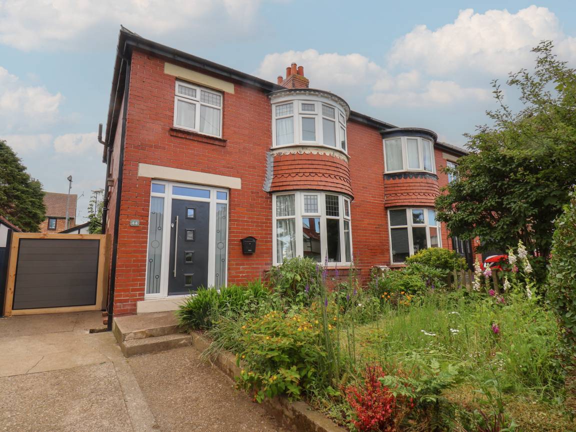 Cottage ∙ 3 Bedrooms ∙ 6 Guests - Robin Hood's Bay