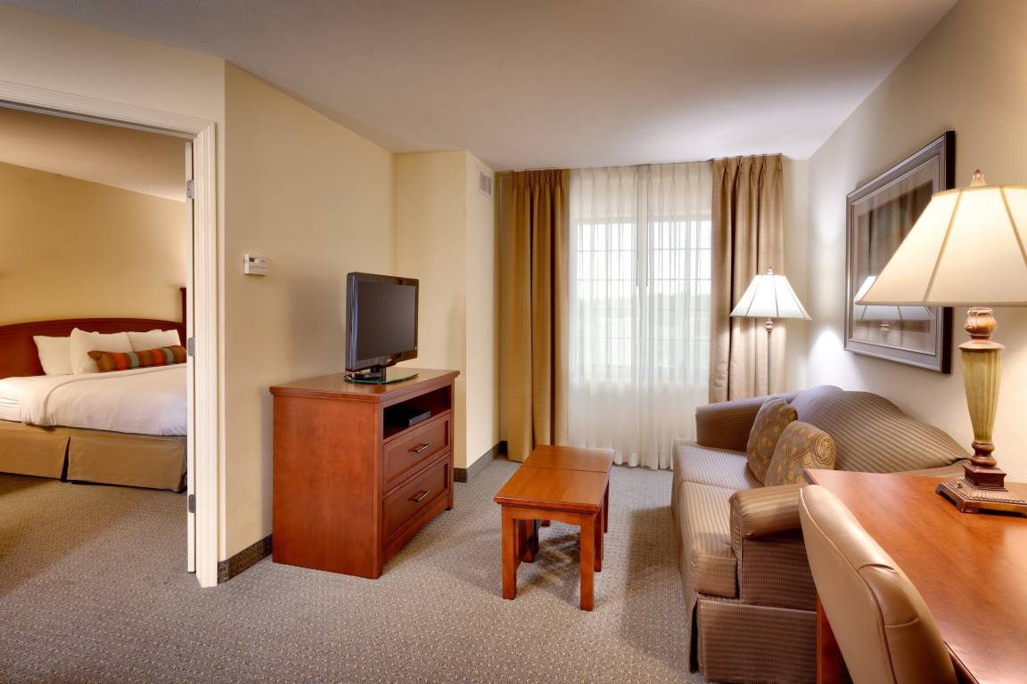 Condo ∙ 1 Bedroom ∙ 4 Guests - Omaha, NE
