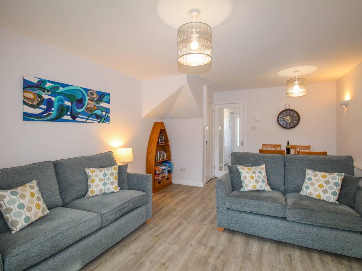 Cottage ∙ 2 Bedrooms ∙ 4 Guests - Weymouth