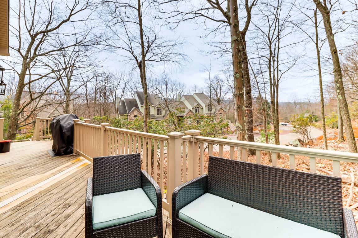 220 M² Apartment ∙ 5 Bedrooms ∙ 11 Guests - Lake Harmony, PA