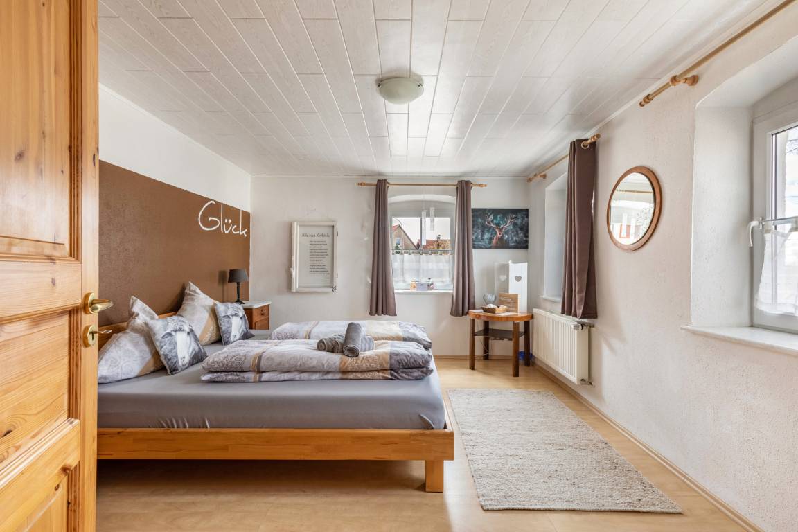200 M² Ferienhaus ∙ 5 Schlafzimmer ∙ 16 Gäste - Ehingen (Donau)