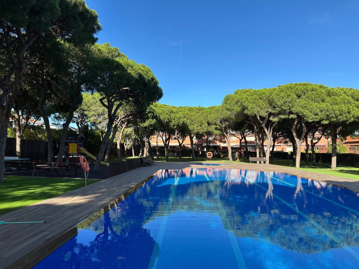 200 M² Talo ∙ 4 Makuuhuonetta ∙ 8 Vierasta - Castelldefels