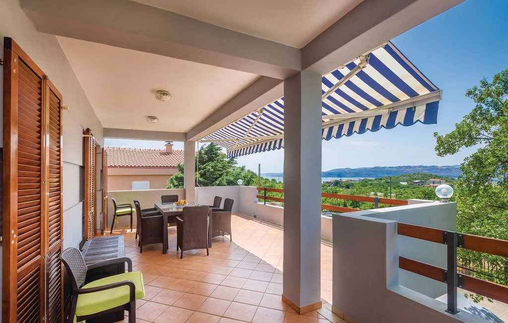 82 M² Apartment ∙ 2 Bedrooms ∙ 6 Guests - Karlobag