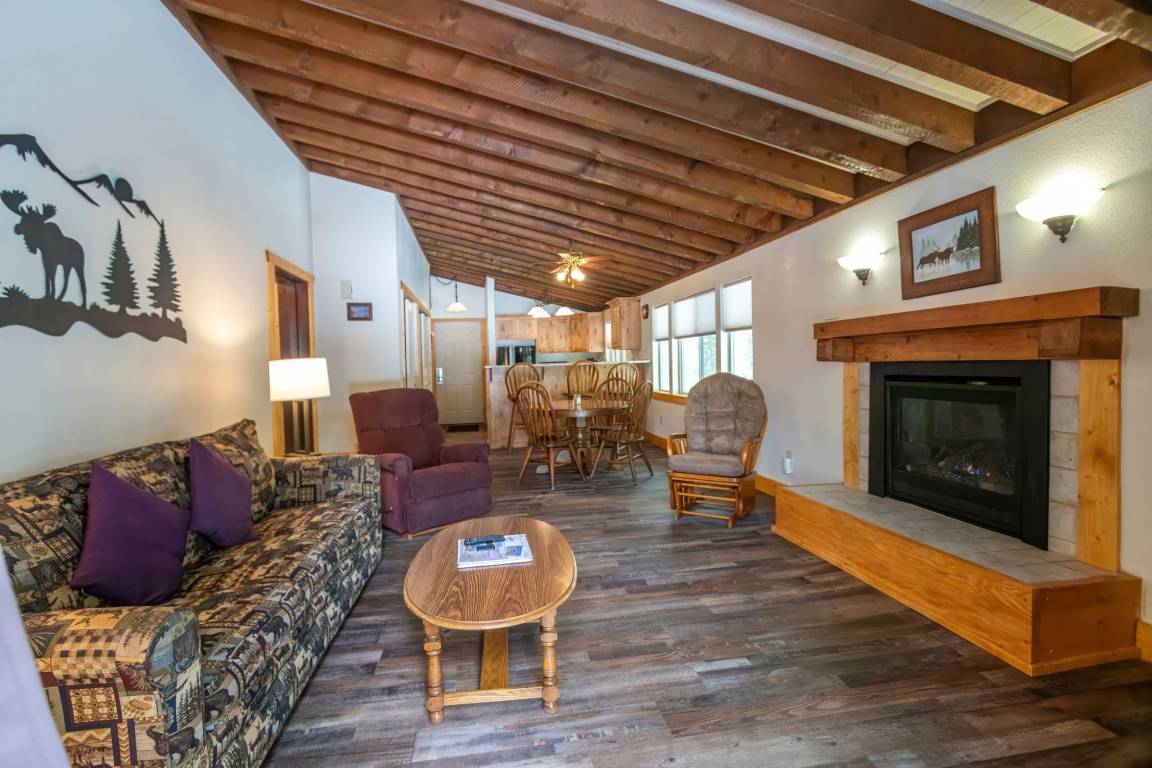 Condo ∙ 2 Bedrooms ∙ 6 Guests - Island Park, ID