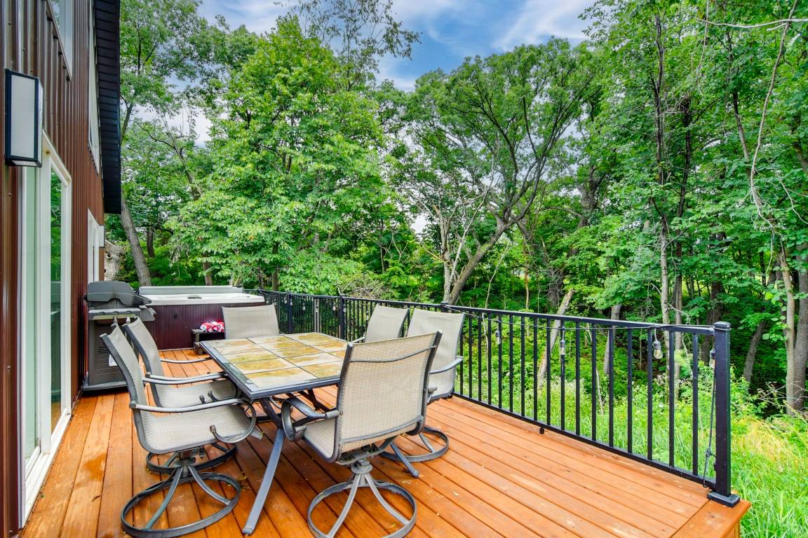 136 M² House ∙ 2 Bedrooms ∙ 12 Guests - Lake Red Rock, IA