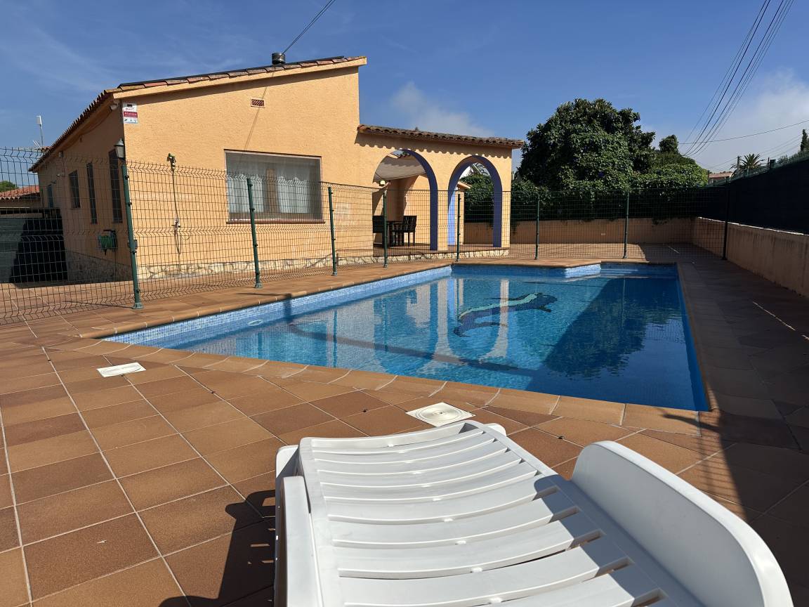 750 M² Villa ∙ 3 Schlafzimmer ∙ 8 Gäste - Pals