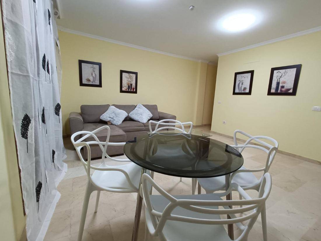 95 M² Apartamento ∙ 2 Habitaciones ∙ 3 Huéspedes - Santa Cruz de Tenerife