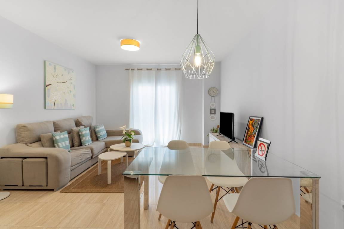 82 M² Apartamento ∙ 2 Habitaciones ∙ 4 Huéspedes - Fuengirola