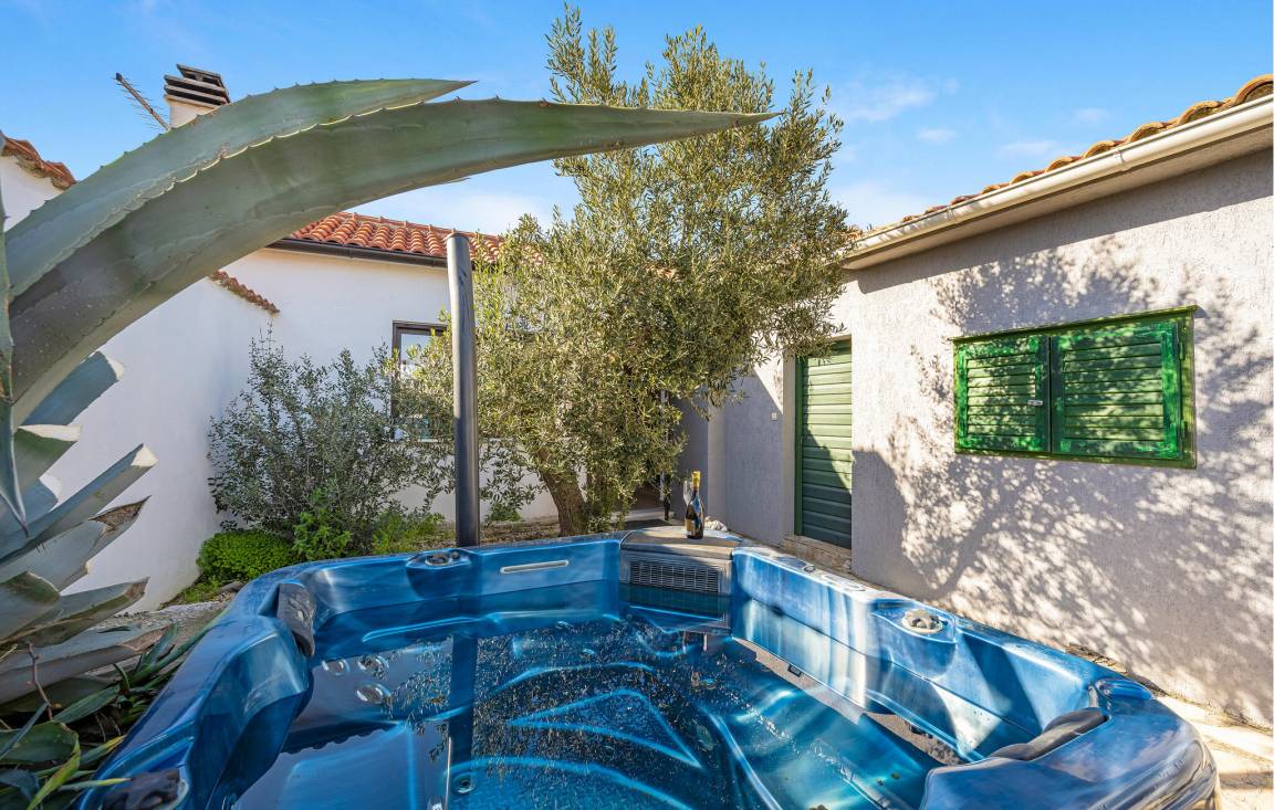 70 M² Huis ∙ 2 Slaapkamers ∙ 6 Gasten - Tisno
