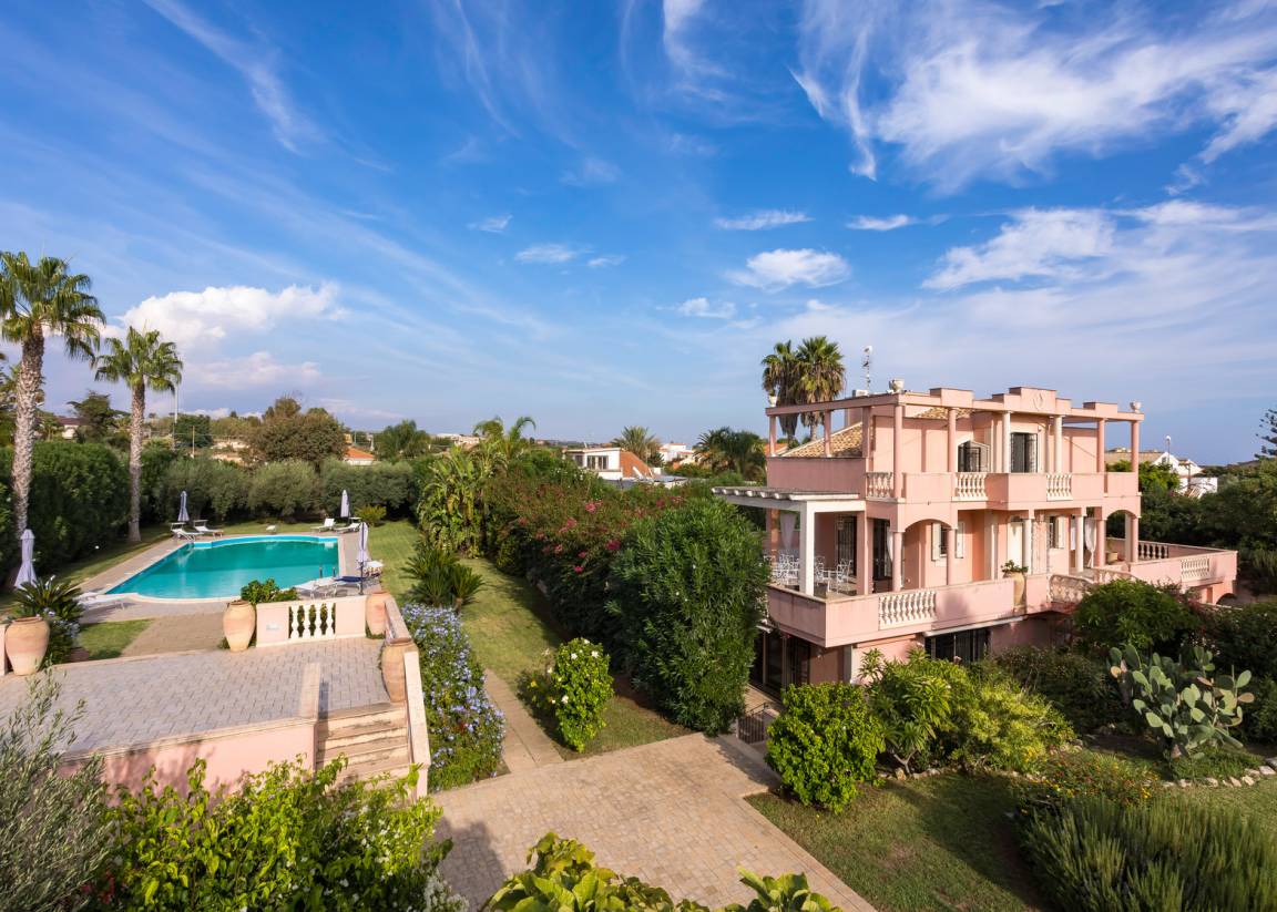 300 M² Villa Vacanza ∙ 8 Camere Da Letto ∙ 16 Ospiti - Santa Croce Camerina