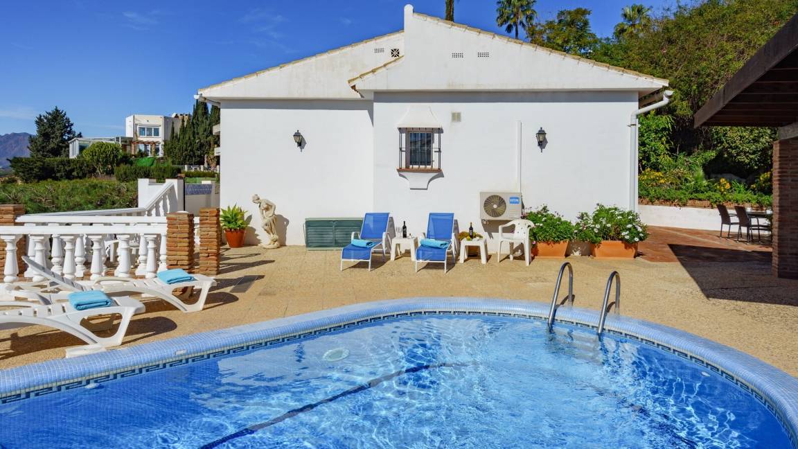 Villa ∙ 4 Bedrooms ∙ 8 Guests - Fuengirola