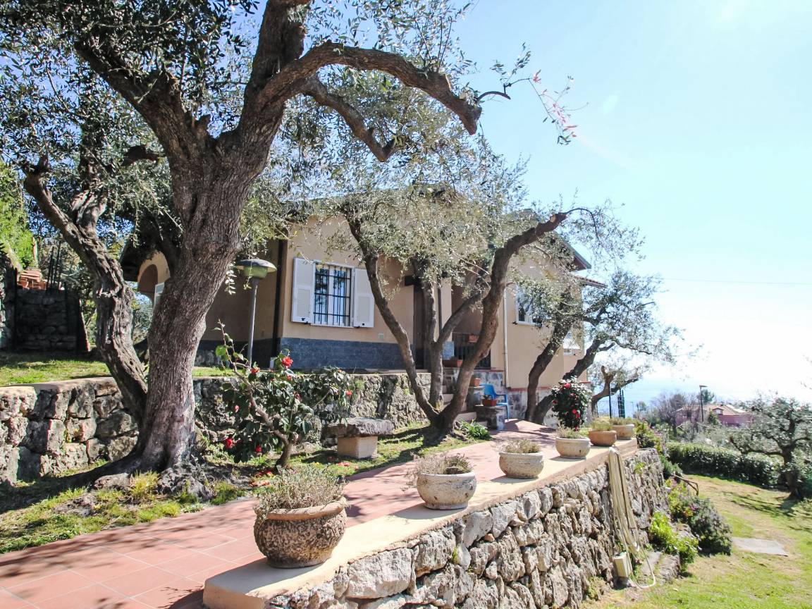 120 M² House ∙ 3 Bedrooms ∙ 7 Guests - Finale Ligure