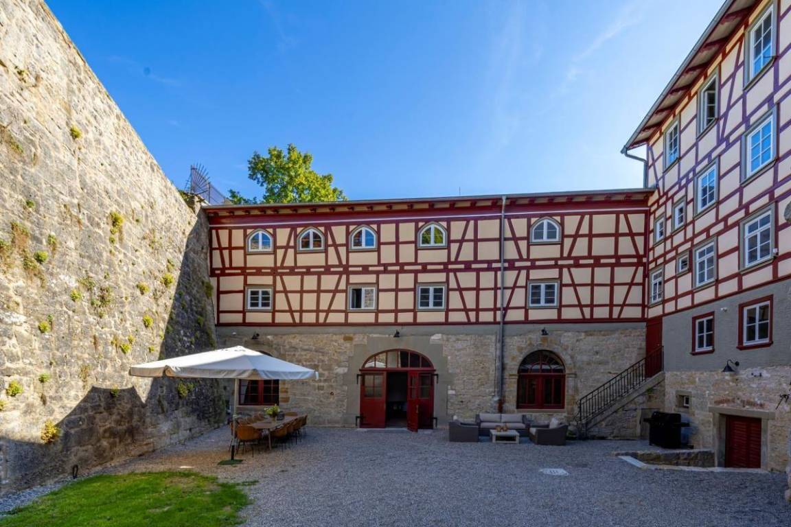 300 M² Ferienhaus ∙ 4 Schlafzimmer ∙ 12 Gäste - Kirchberg an der Jagst