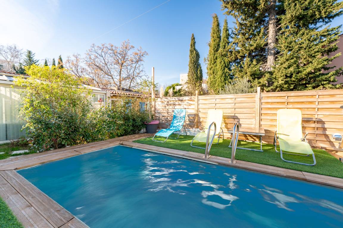 32 M² Hus ∙ 1 Sovrum ∙ 4 Gäster - Nimes