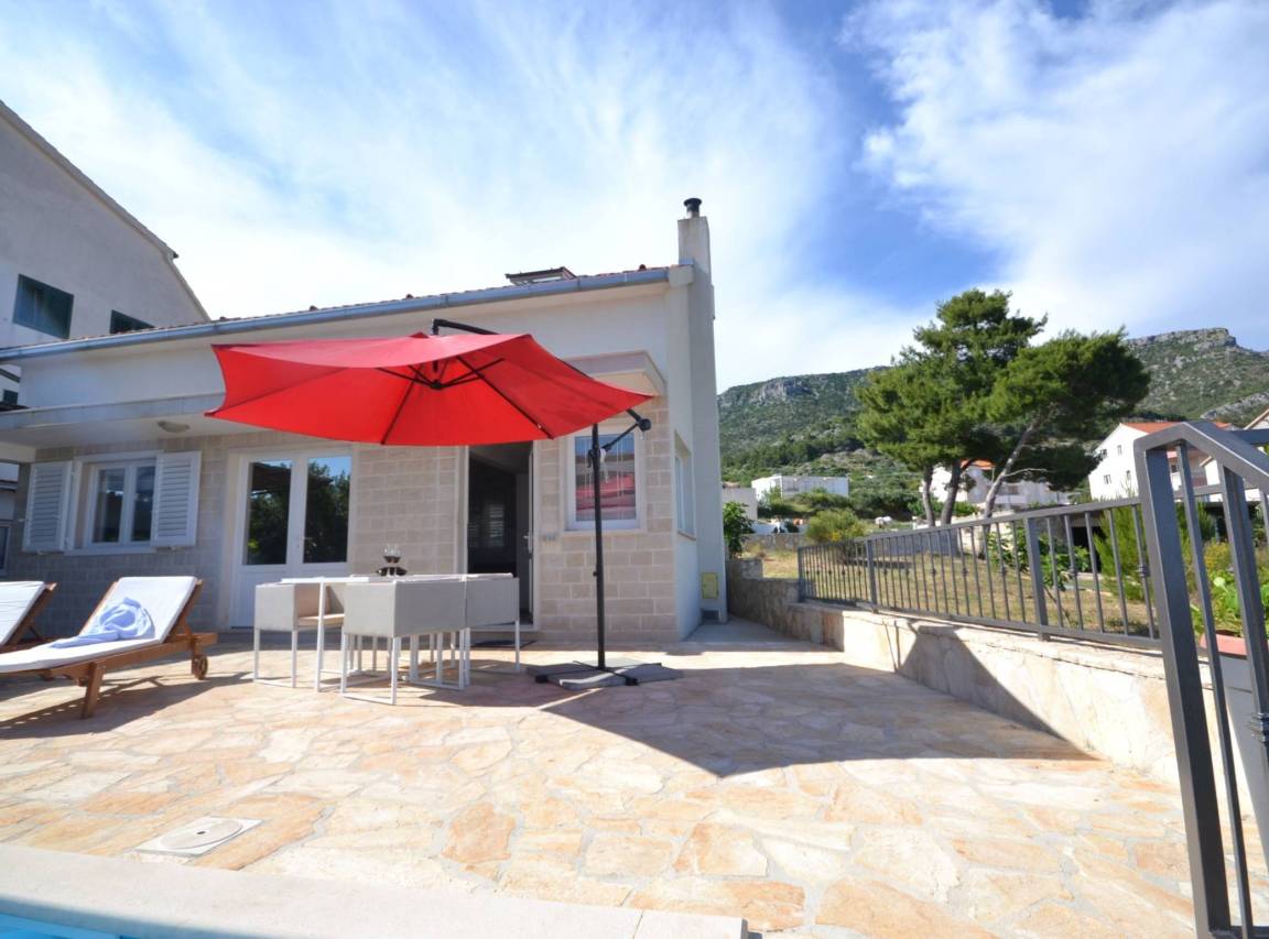 100 M² Villa ∙ 3 Schlafzimmer ∙ 4 Gäste - Bol