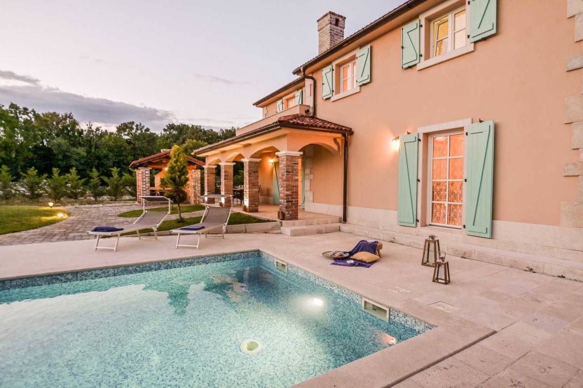 180 M² Villa ∙ 4 Makuuhuonetta ∙ 10 Vierasta - Krk