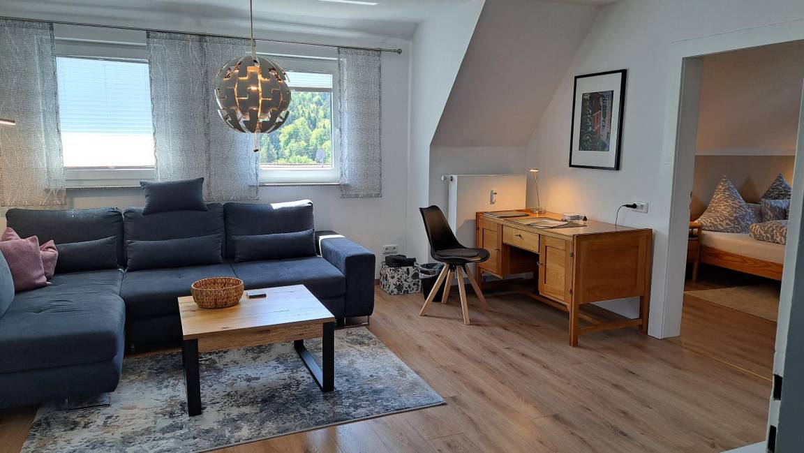 74 M² Ferienwohnung ∙ 2 Schlafzimmer ∙ 4 Gäste - Neuschönau
