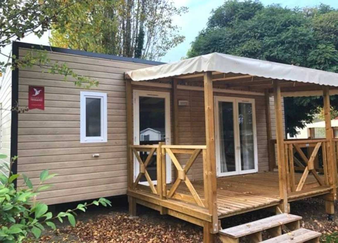 30 M² Camping ∙ 2 Chambres ∙ 6 Personnes - Ambon