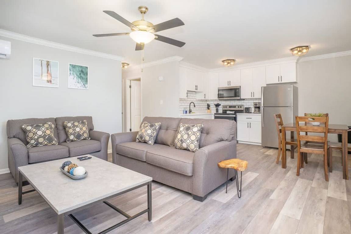 Apartment ∙ 2 Bedrooms ∙ 4 Guests - Hampton