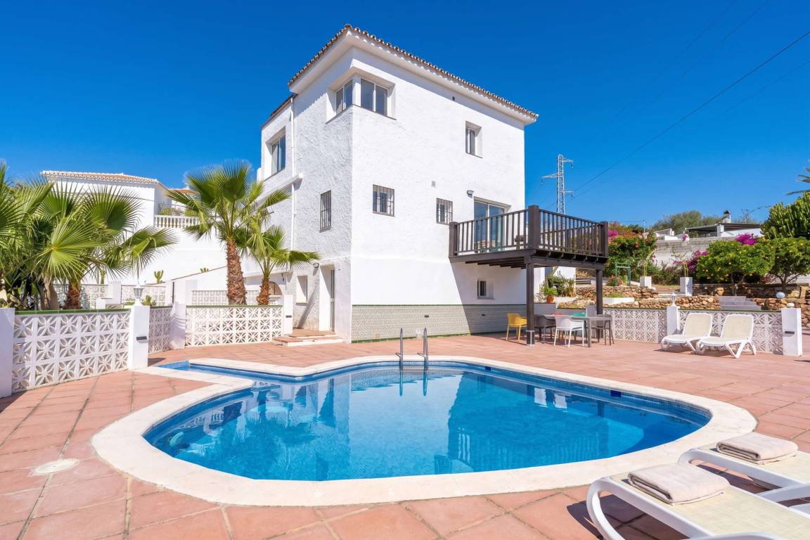 150 M² Villa ∙ 3 Schlafzimmer ∙ 7 Gäste - Nerja