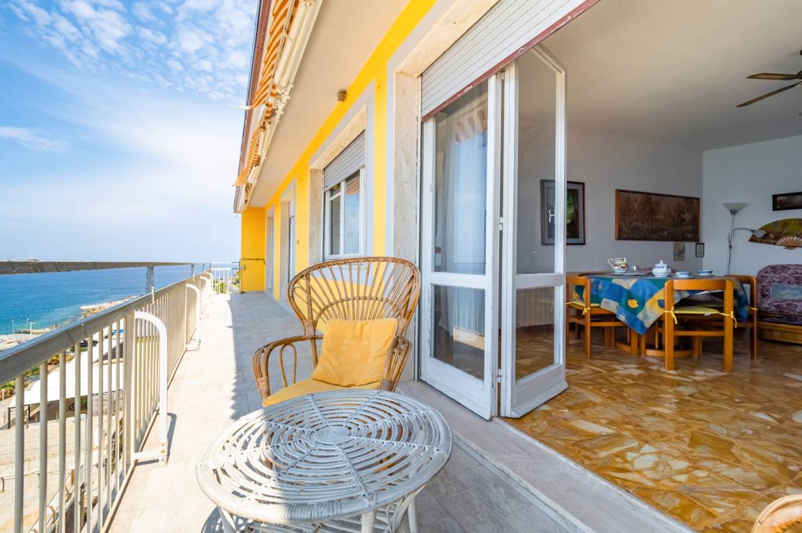 100 M² Apartment ∙ 2 Bedrooms ∙ 5 Guests - Deiva Marina