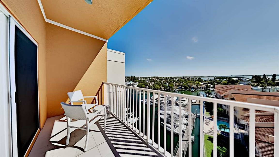 80 M² Condo ∙ 3 Bedrooms ∙ 8 Guests - Madeira Beach, FL