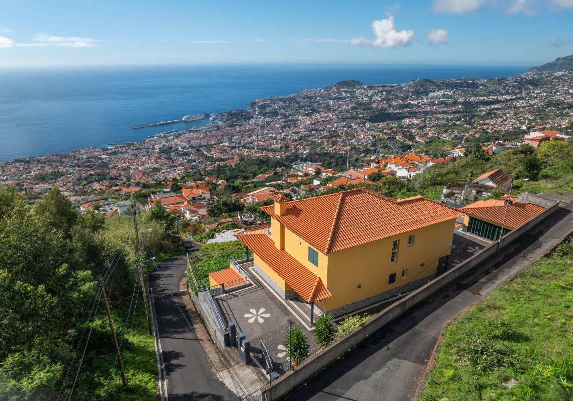 250 M² House ∙ 3 Bedrooms ∙ 6 Guests - Monte