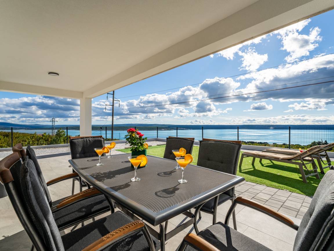 120 M² House ∙ 3 Bedrooms ∙ 6 Guests - Starigrad