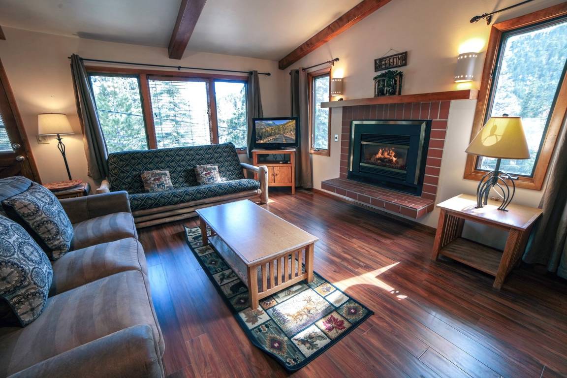 Cabin ∙ 2 Bedrooms ∙ 8 Guests - Estes Park, CO