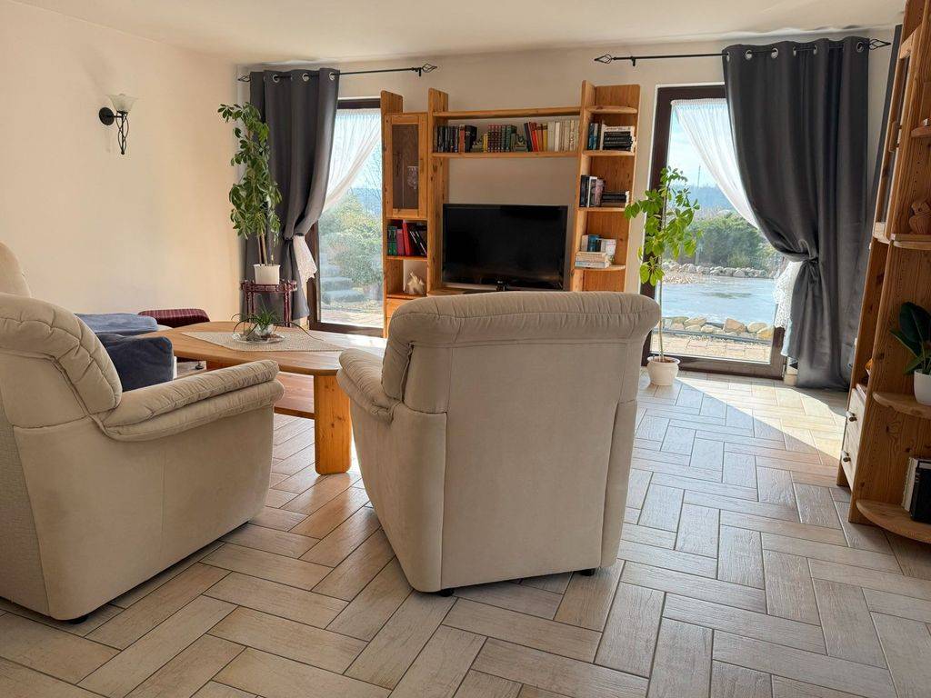 72 M² Ferienwohnung ∙ 1 Schlafzimmer ∙ 2 Gäste - Feldberger Seenlandschaft