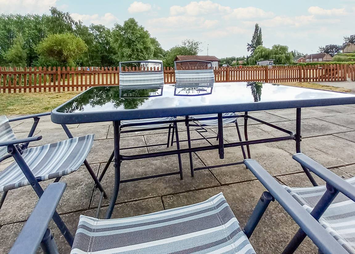 Chalet ∙ 4 Bedrooms ∙ 8 Guests - Lincoln Castle