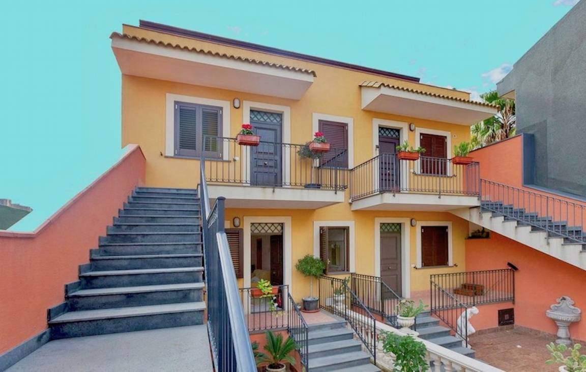 200 M² Appartamento Vacanza ∙ 3 Camere Da Letto ∙ 14 Ospiti - Acireale