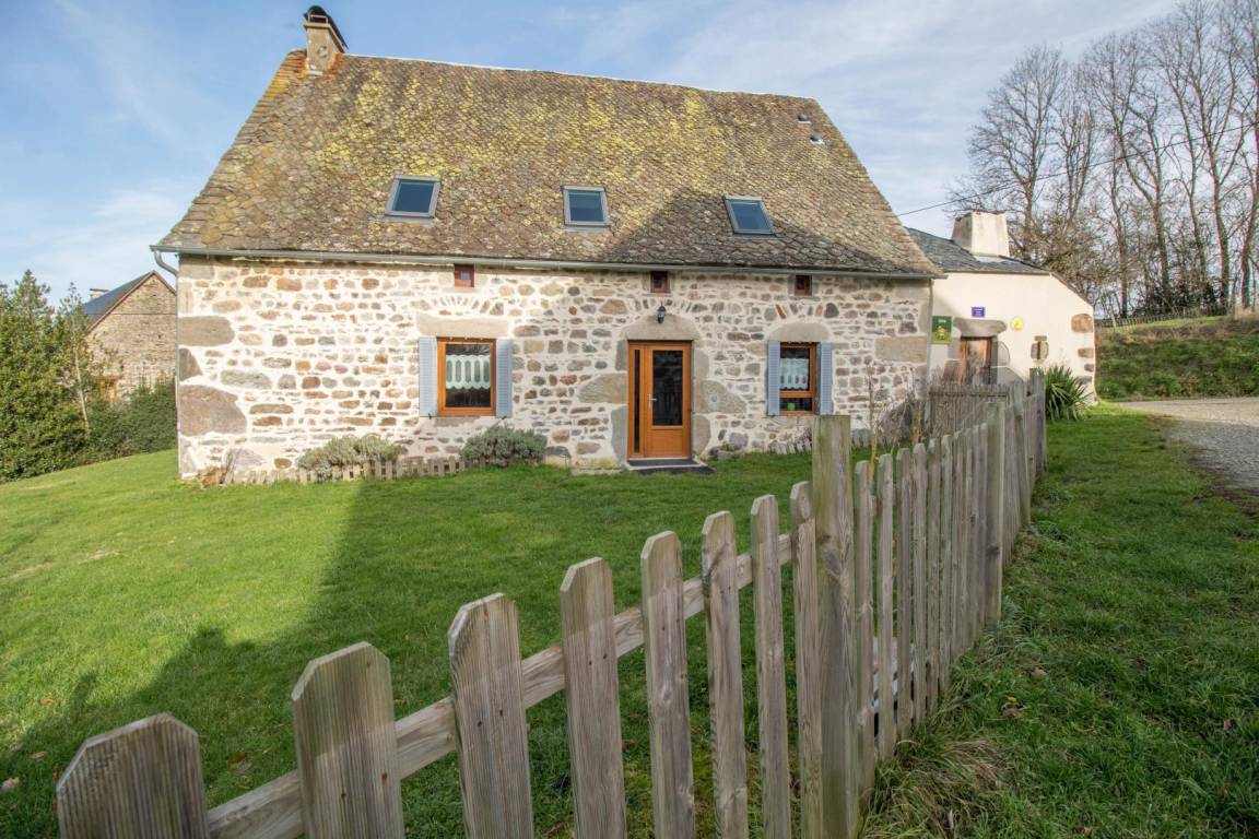110 M² Gîte ∙ 3 Chambres ∙ 7 Personnes - Auvergne