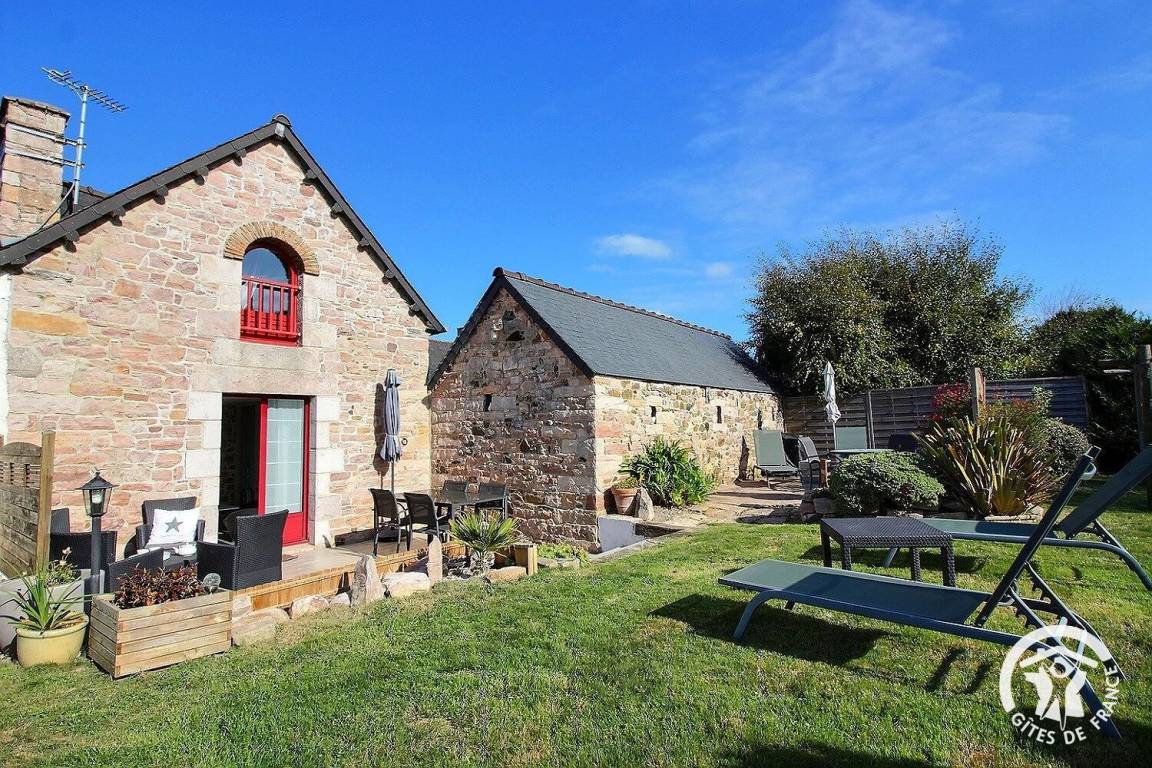 74 M² Gîte ∙ 2 Chambres ∙ 4 Personnes - Erquy