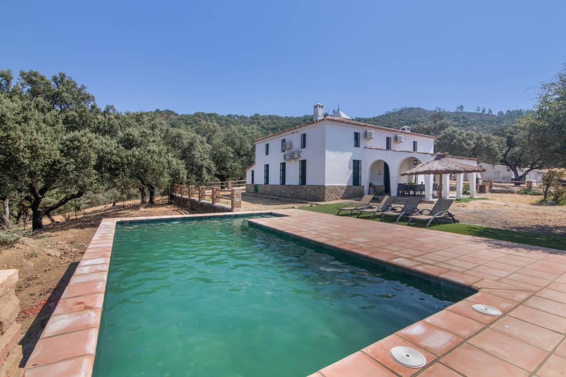 185 M² Casa ∙ 6 Habitaciones ∙ 13 Huéspedes - Galaroza