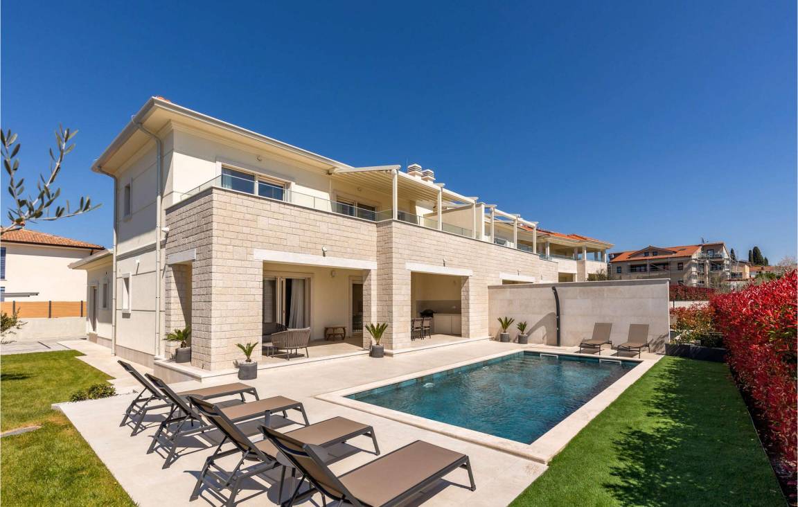 208 M² House ∙ 3 Bedrooms ∙ 8 Guests - Poreč