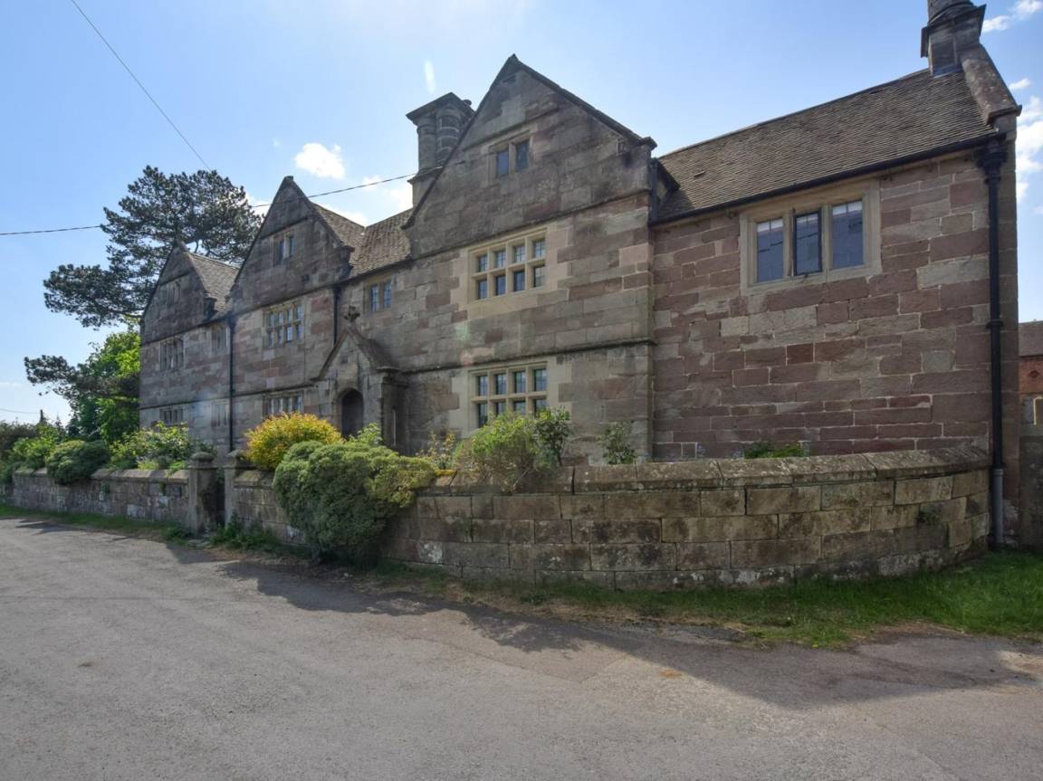 Cottage ∙ 5 Bedrooms ∙ 10 Guests - Derbyshire