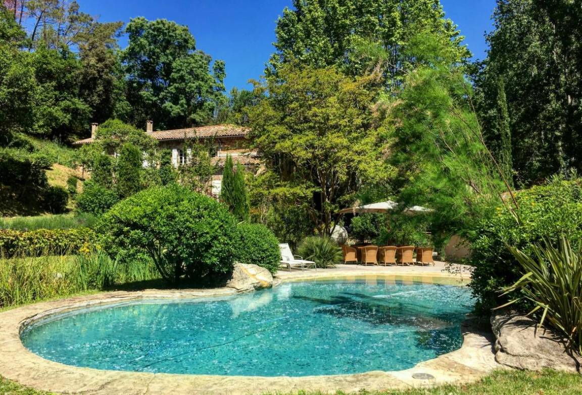 350 M² Maison De Vacances ∙ 6 Chambres ∙ 14 Personnes - Clermont-l'Hérault