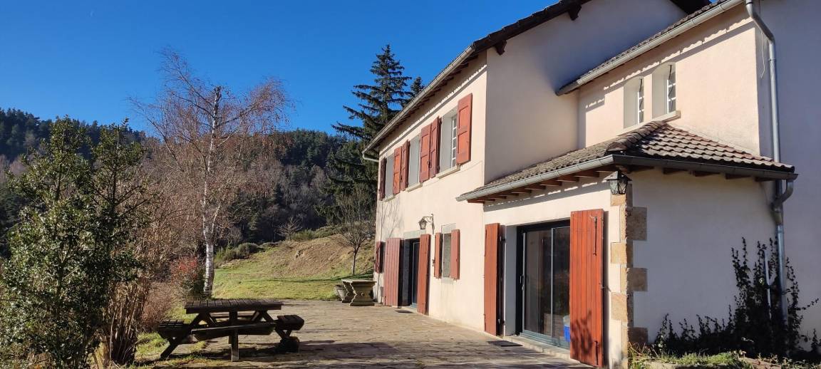 130 M² Gîte ∙ 3 Chambres ∙ 6 Personnes - Saint-Chély-d'Apcher