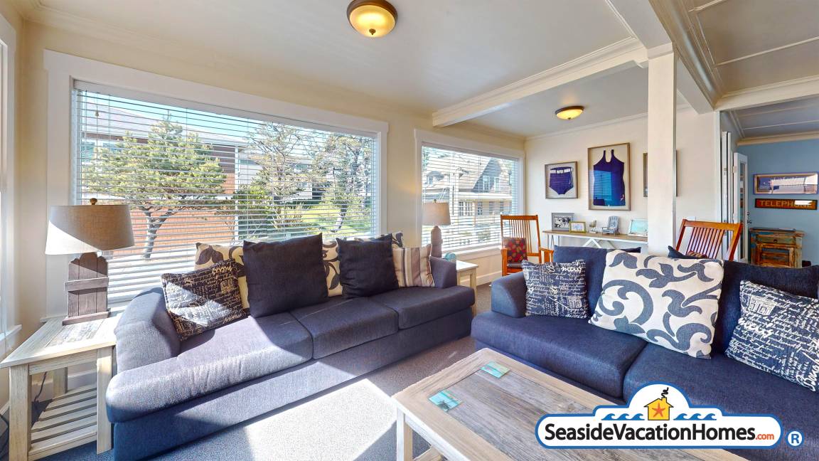 House ∙ 4 Bedrooms ∙ 8 Guests - Seaside, OR