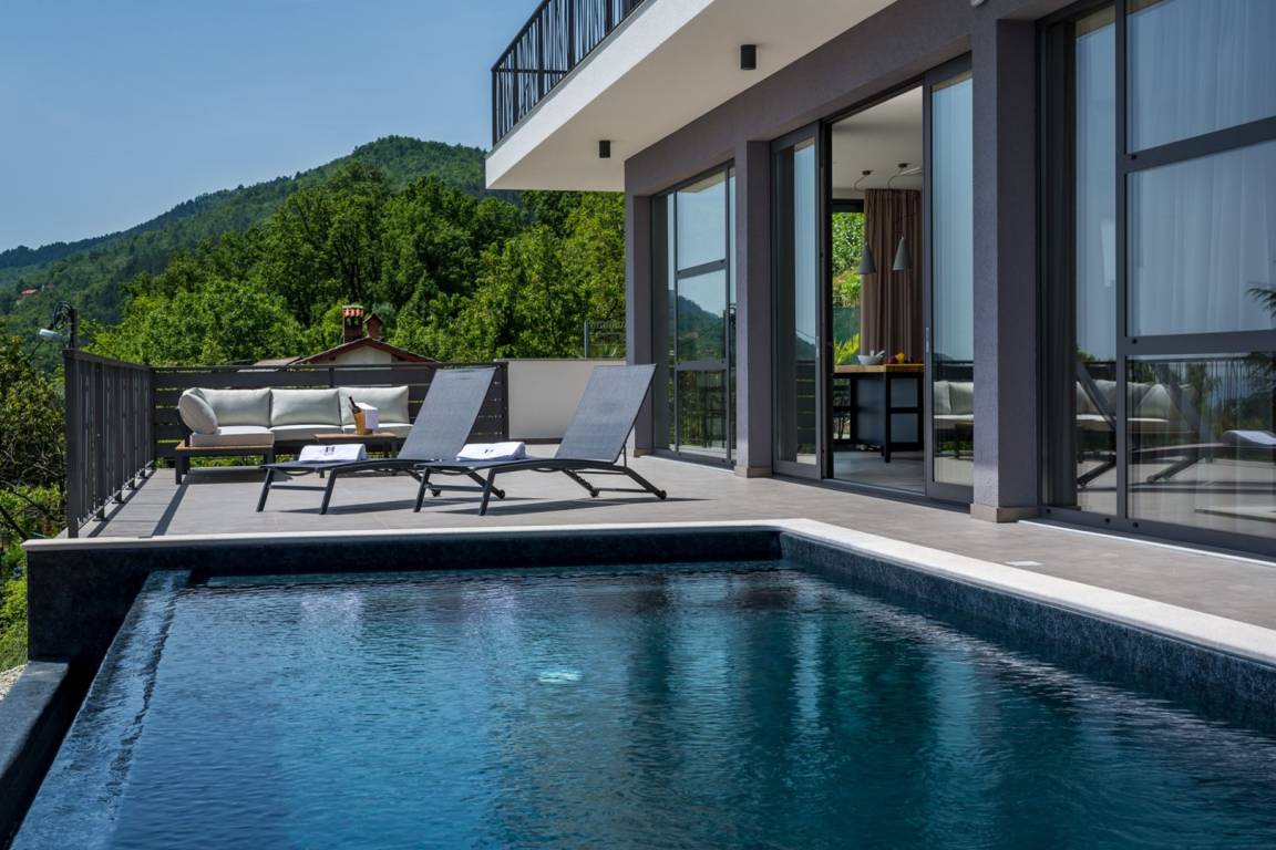 450 M² Villa ∙ 5 Bedrooms ∙ 11 Guests - Lovran