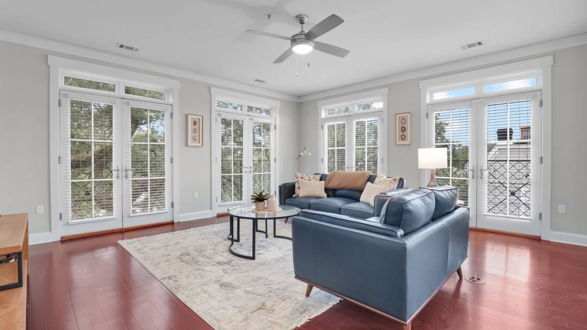 1858 M² House ∙ 3 Bedrooms ∙ 8 Guests - Savannah, GA