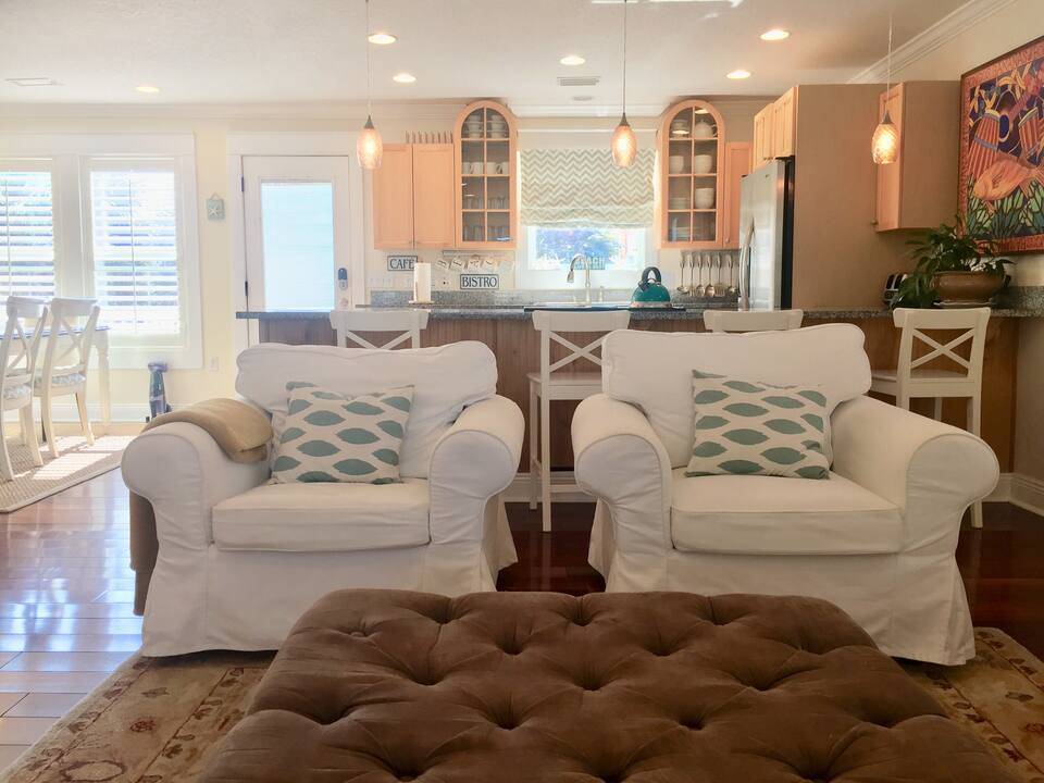 House ∙ 3 Bedrooms ∙ 10 Guests - Pensacola Beach, FL