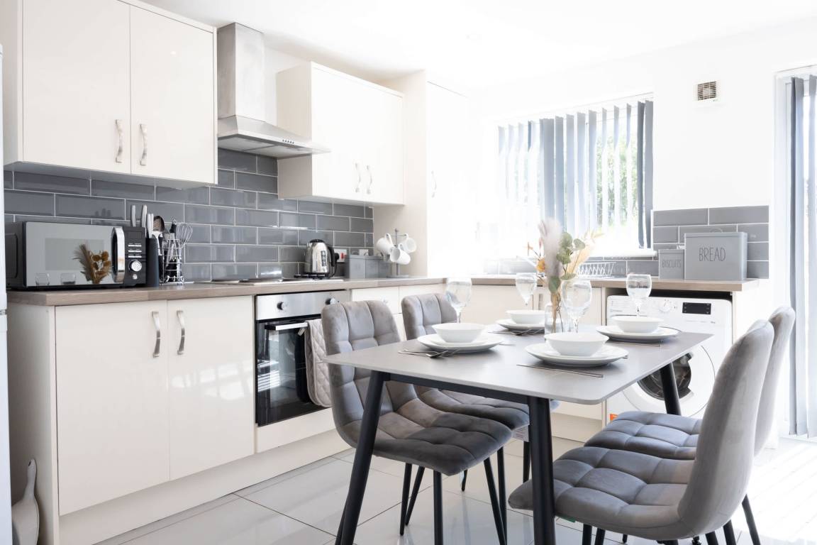 House ∙ 3 Bedrooms ∙ 7 Guests - Leigh Sports Village