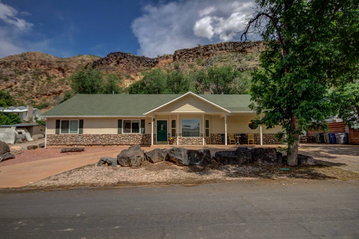 261 M² House ∙ 5 Bedrooms ∙ 10 Guests - Hurricane, UT